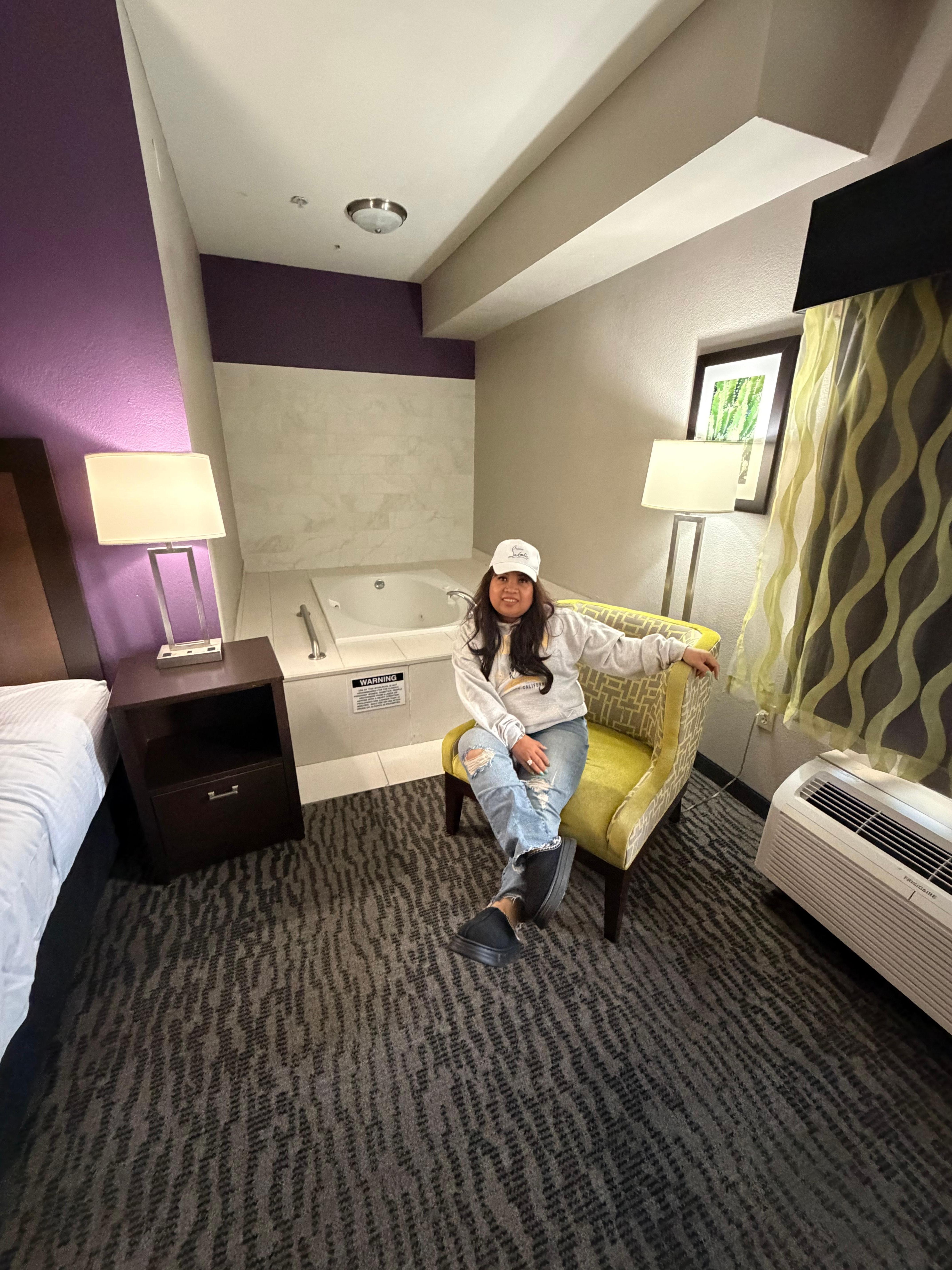 Nice room with jacuzzi tub 