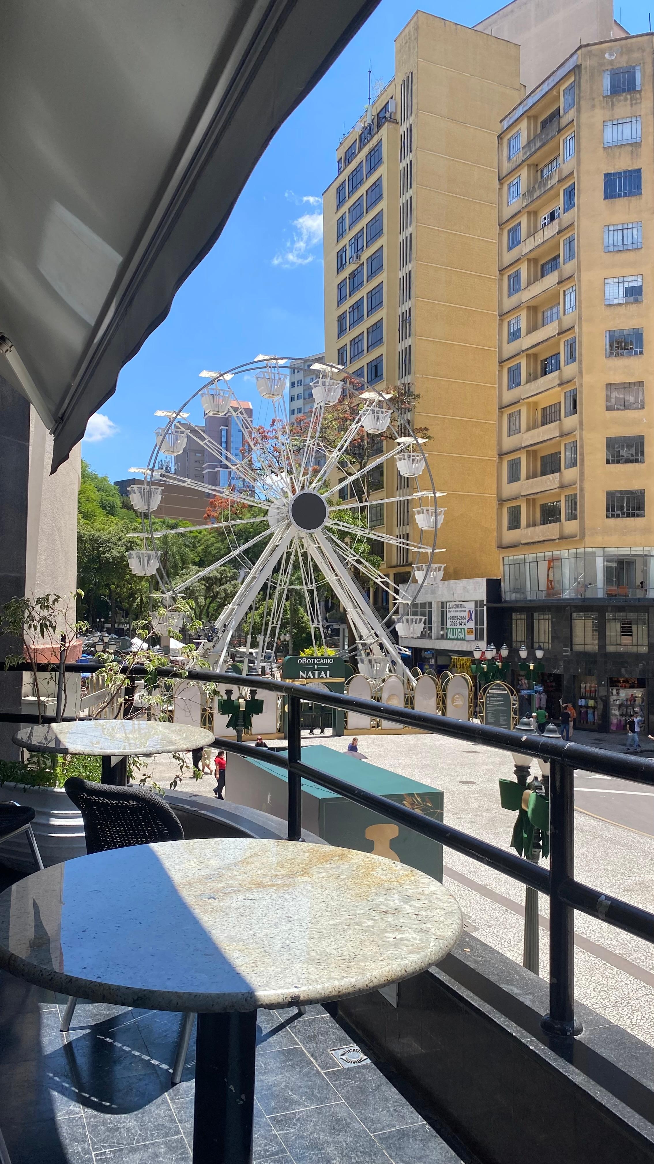 Sacada do saguão do hotel
