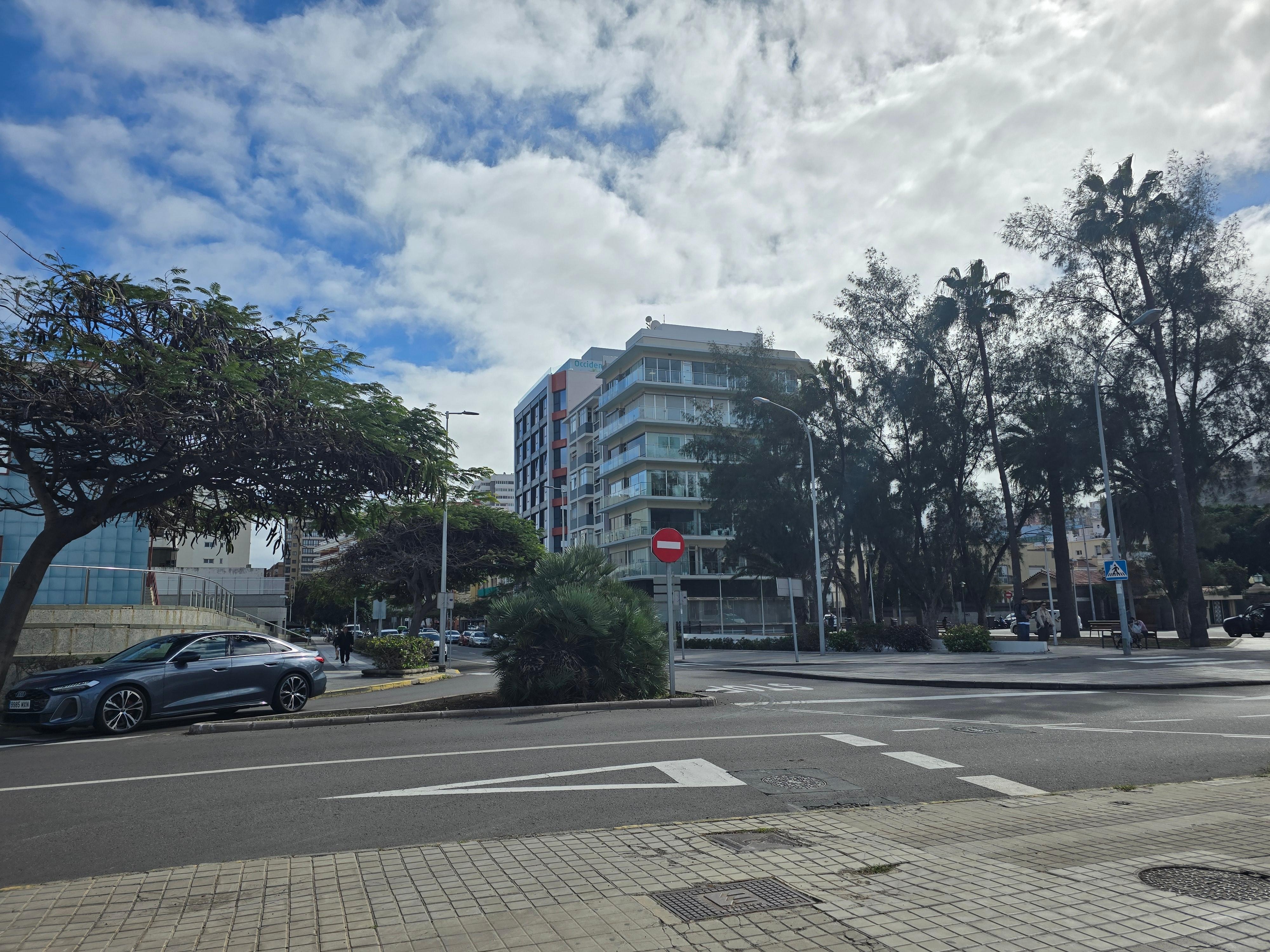 Hotel view from street 