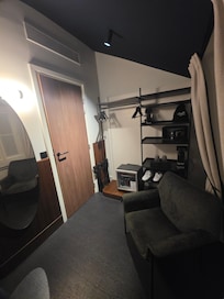 구조가 효율적으로 예쁘게 되어있습니다.