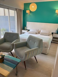 Quarto com cama de casal