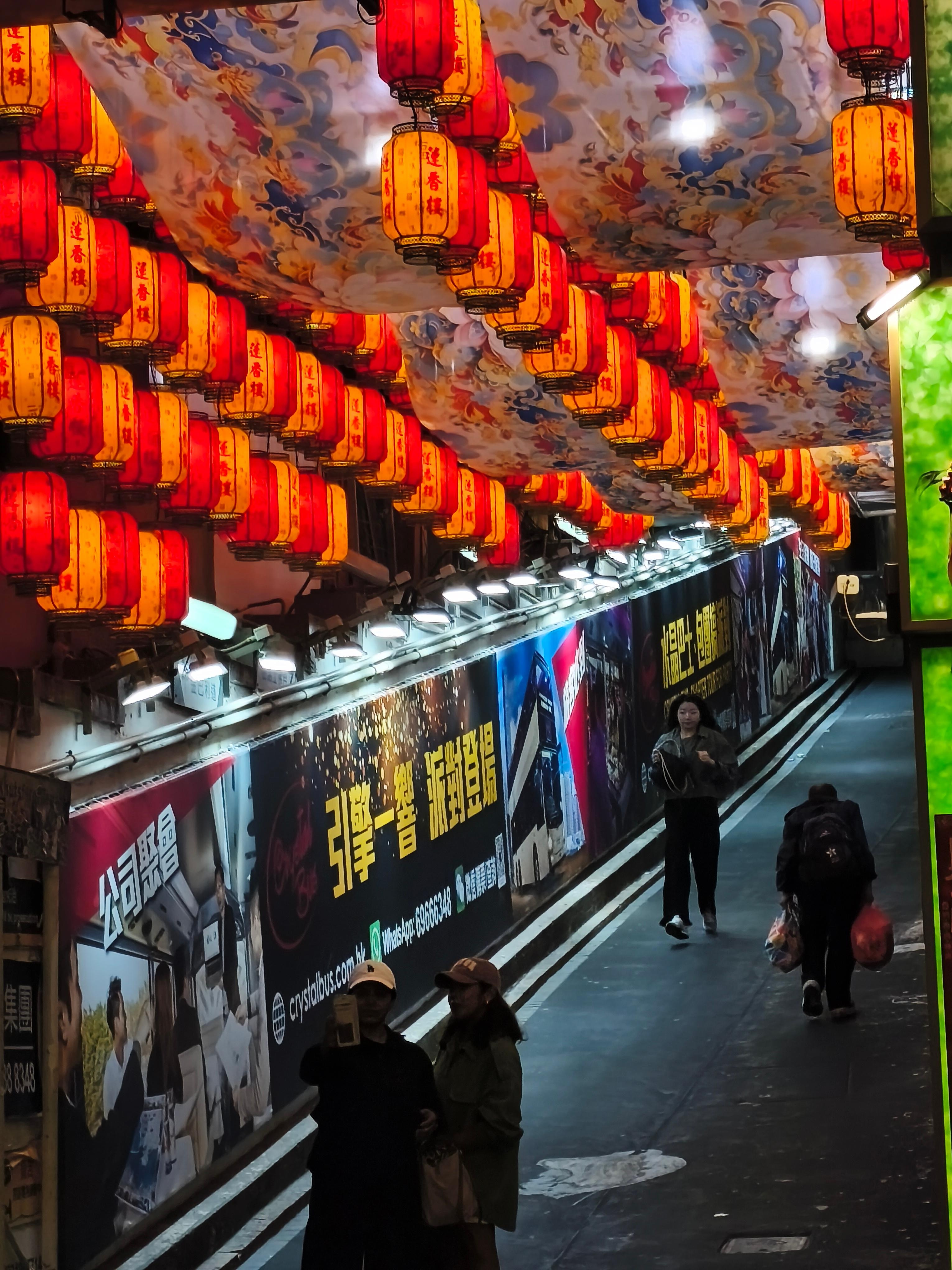 Petite rue qui amène a la rue des bars