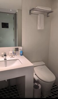 The room was impeccably clean.