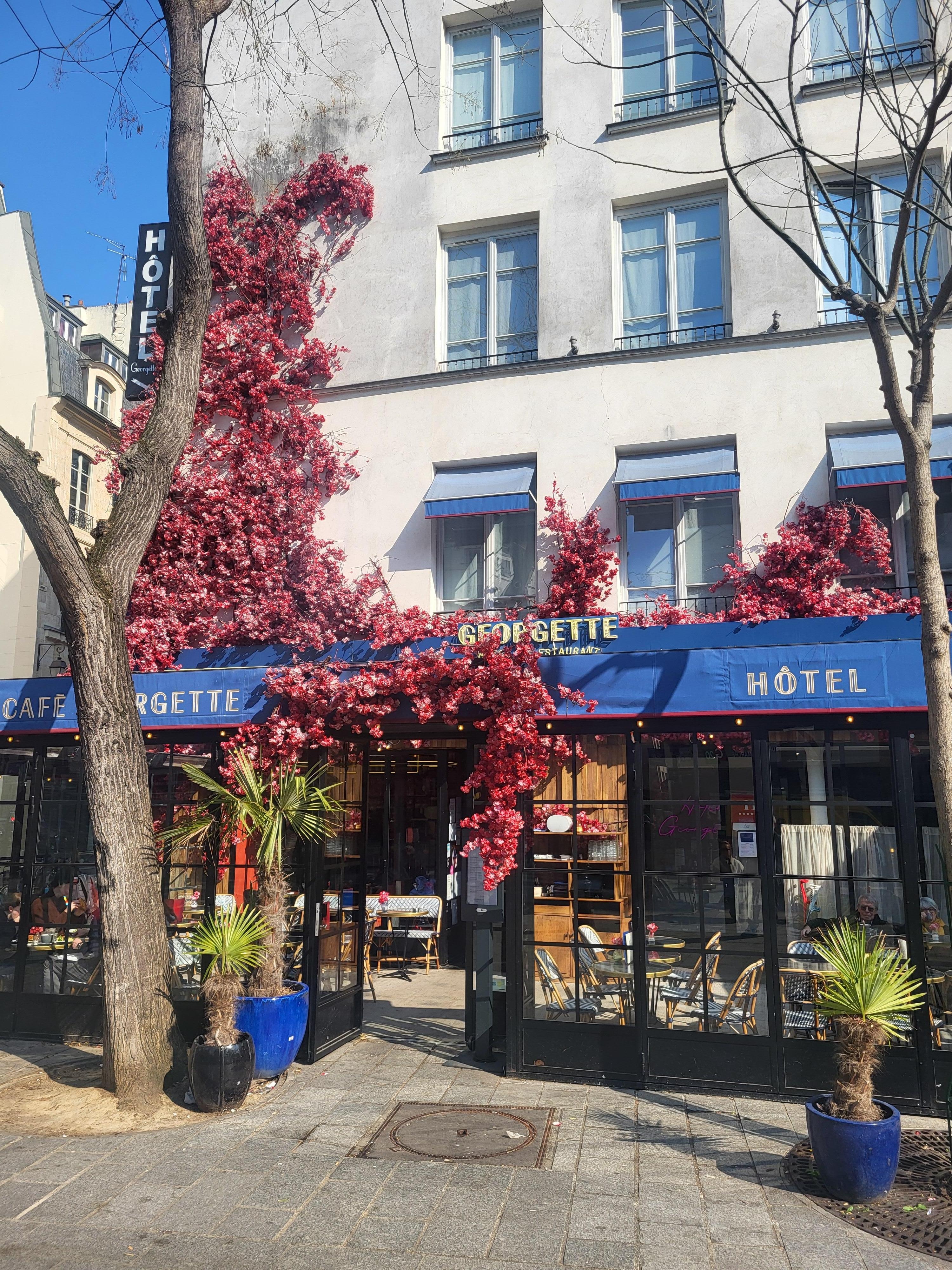 Front of hotel/restaurant 