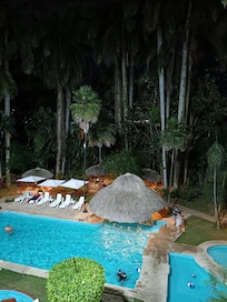 Piscina desde balcón