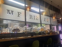 Bild på fönstren till restaurangen i Tirano!