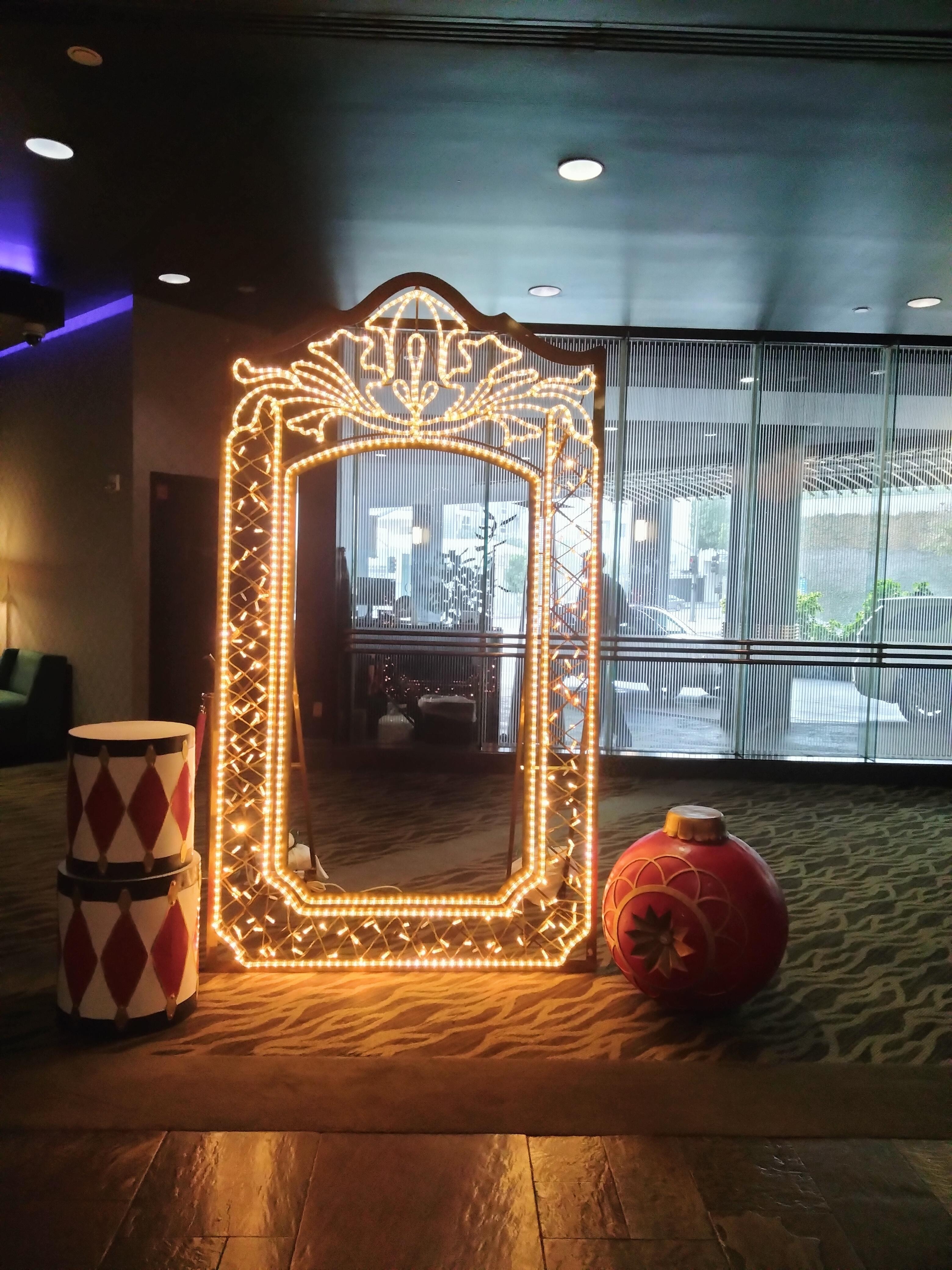 Photo op for Christmas in the lobby of the Doubletree.