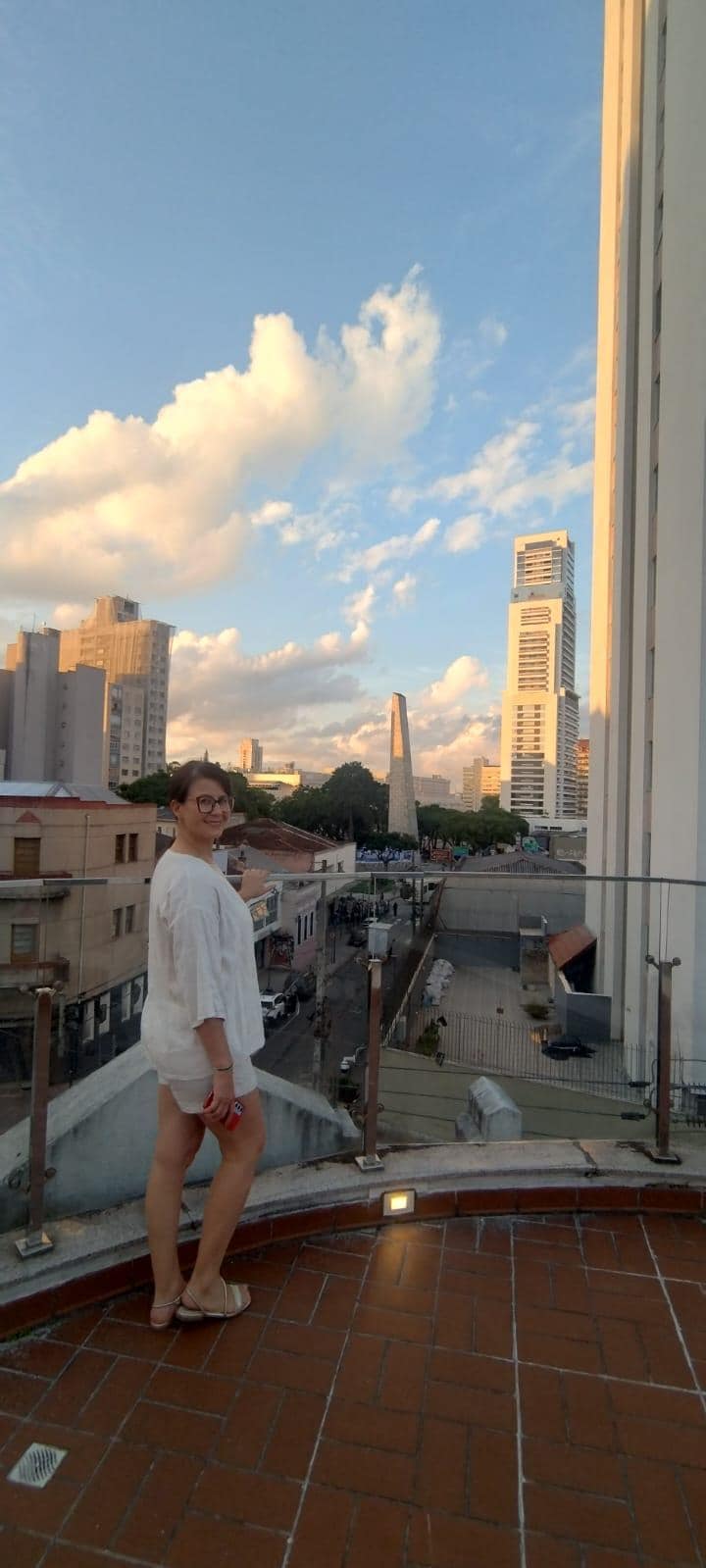 Bem próximo do hotel, uma ótima opção para uma seção de cinema é cine passeo em Curitiba.