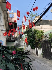 La petite rue de l’hôtel, au calme