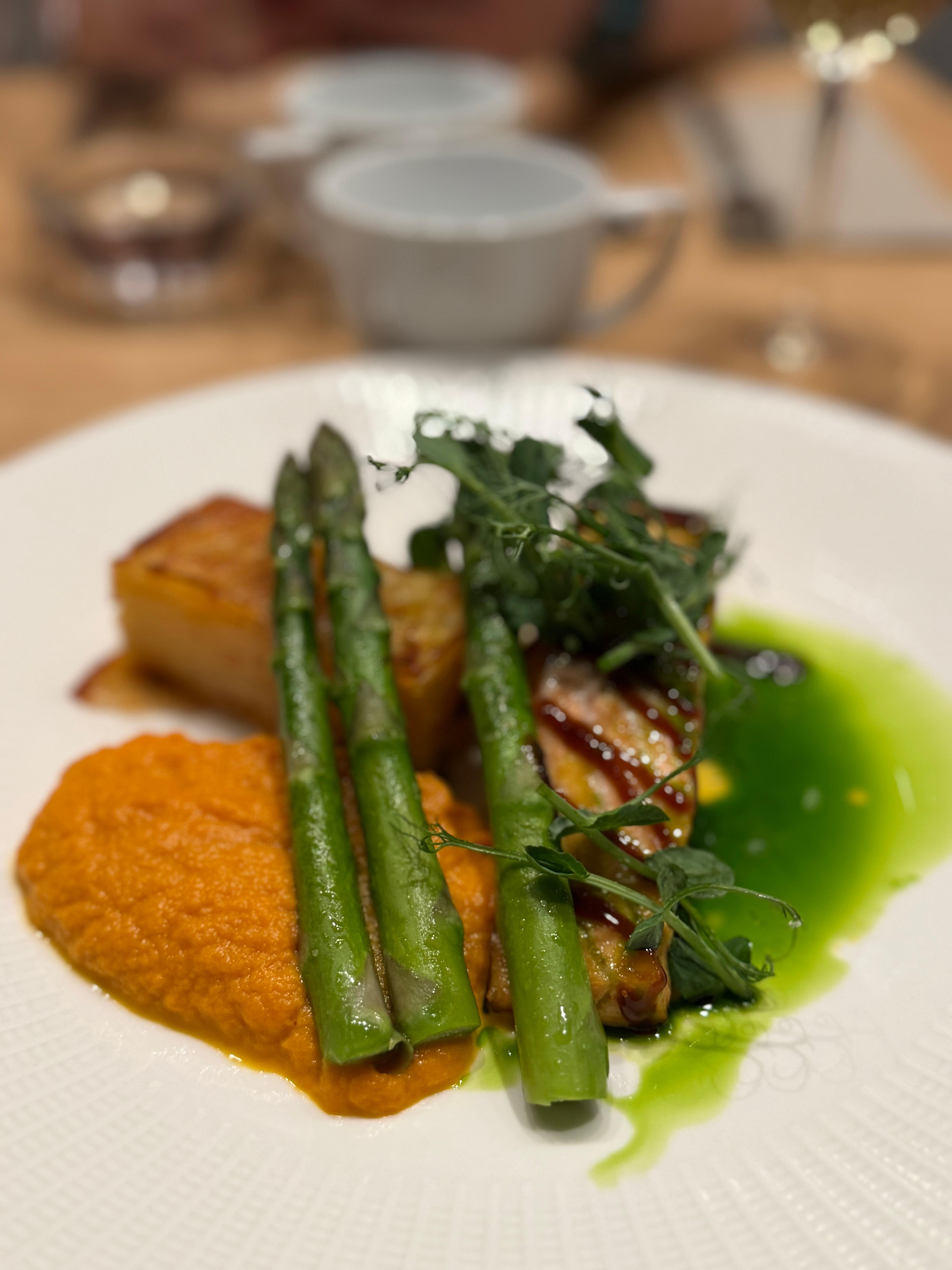 Nydelig og delikat mat i restauranten!