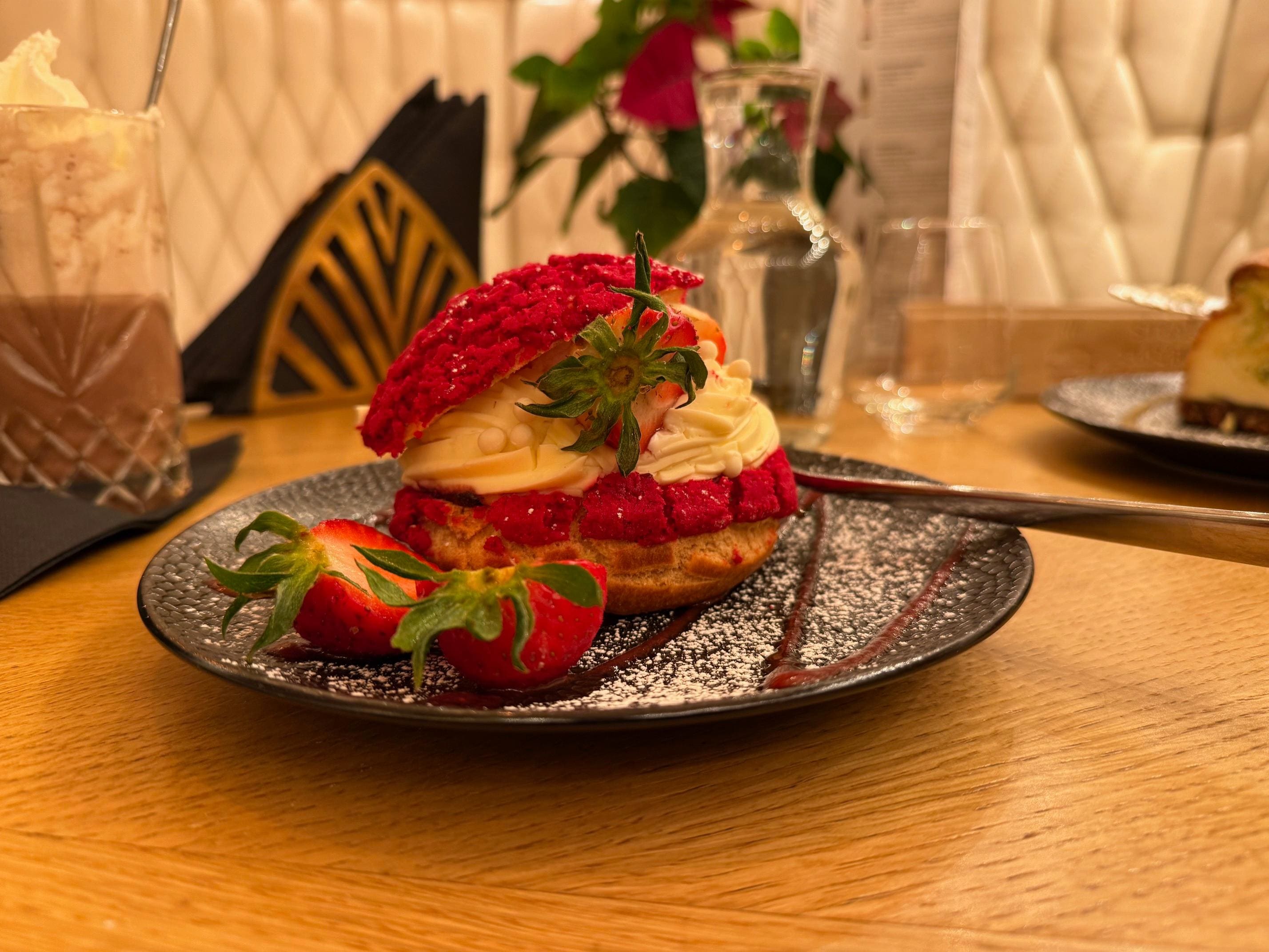 Fristelser fra cafe i nærheten av hotellet. 