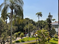 na cidade em ambiente bucólico…