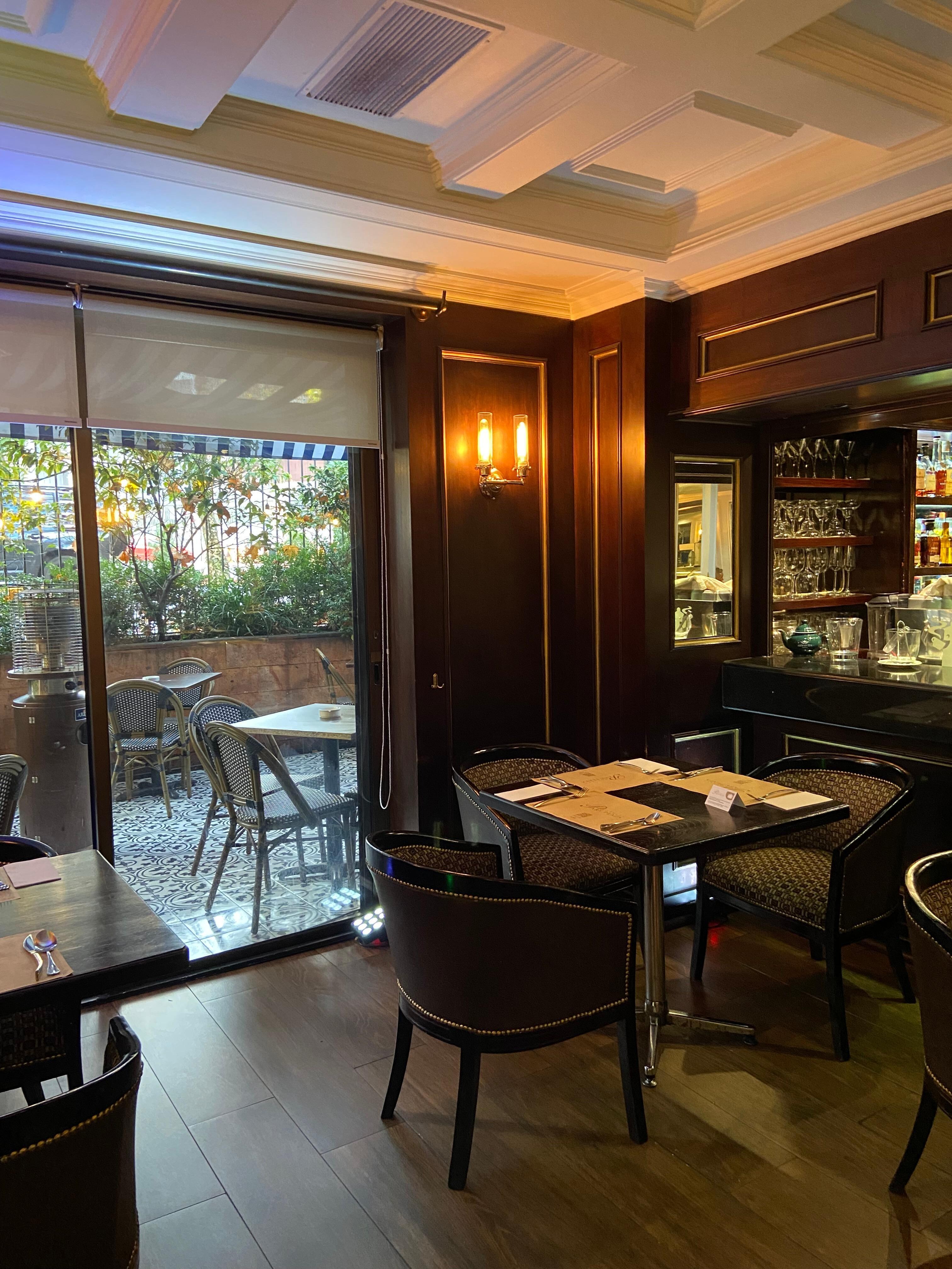 Bar/ Restaurante/ Café da manhã 