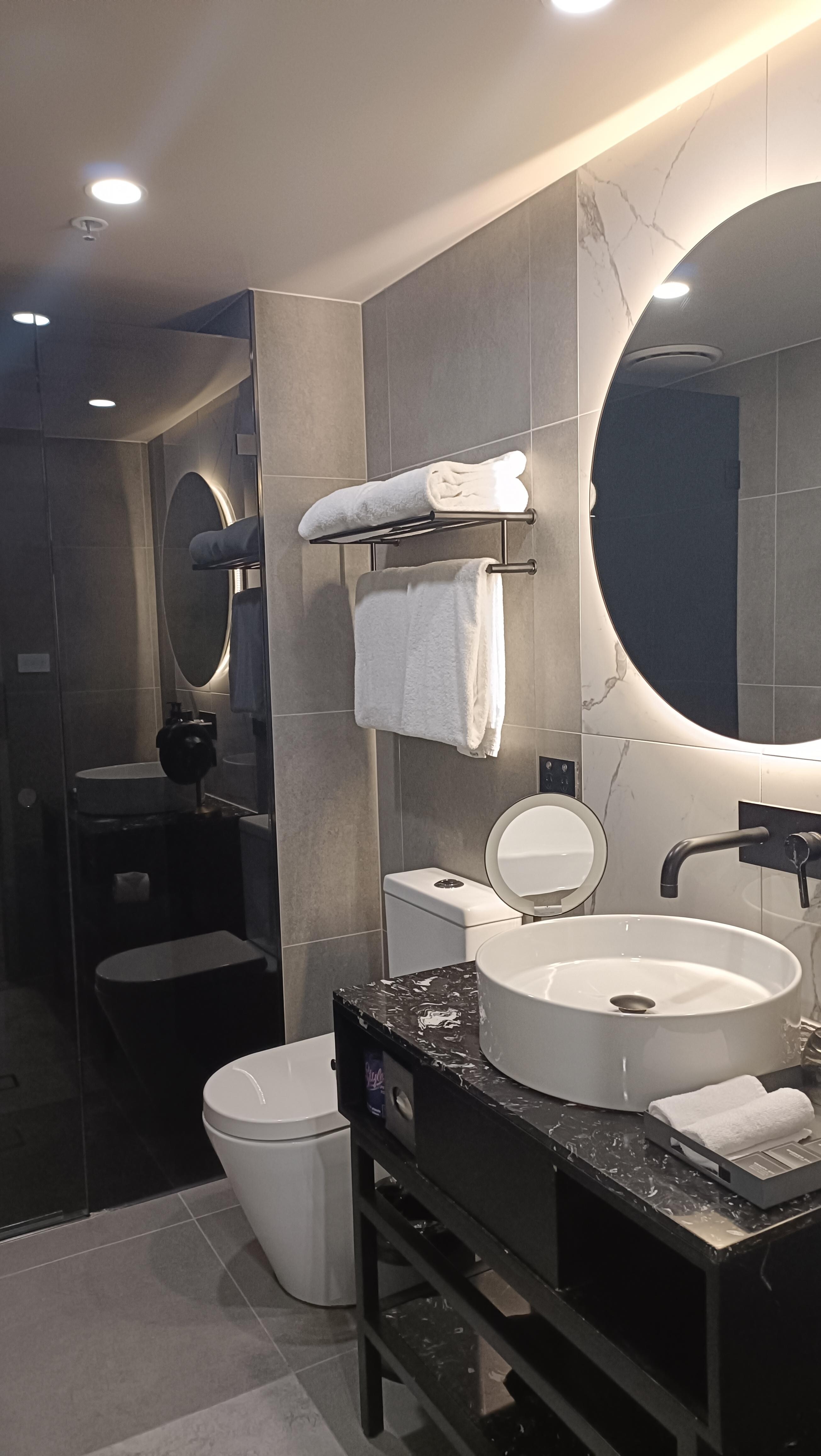 Modern bathroom