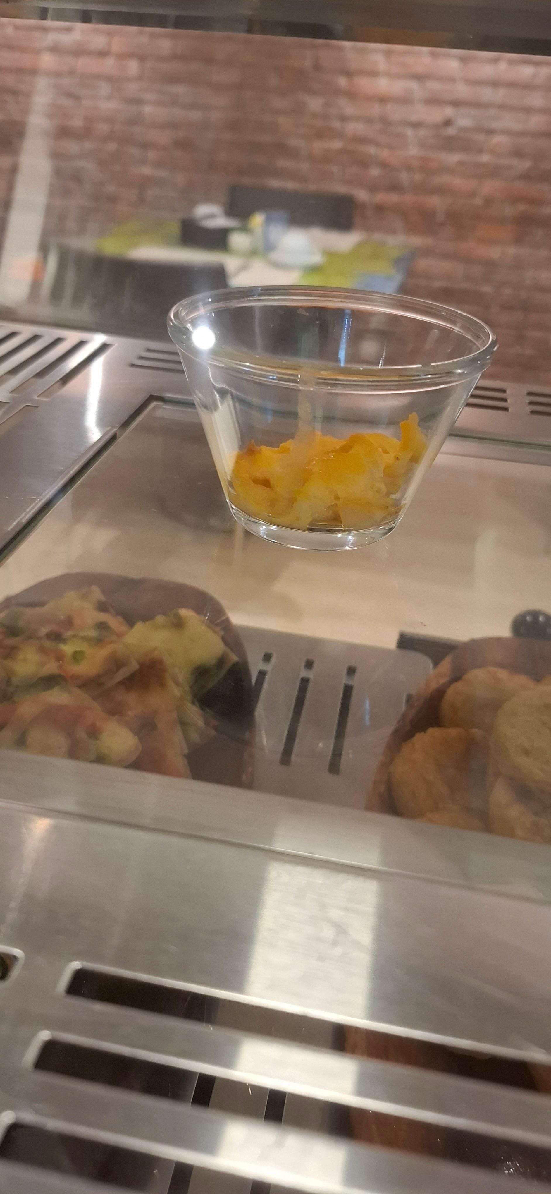 Ovo mexido em porção e seco