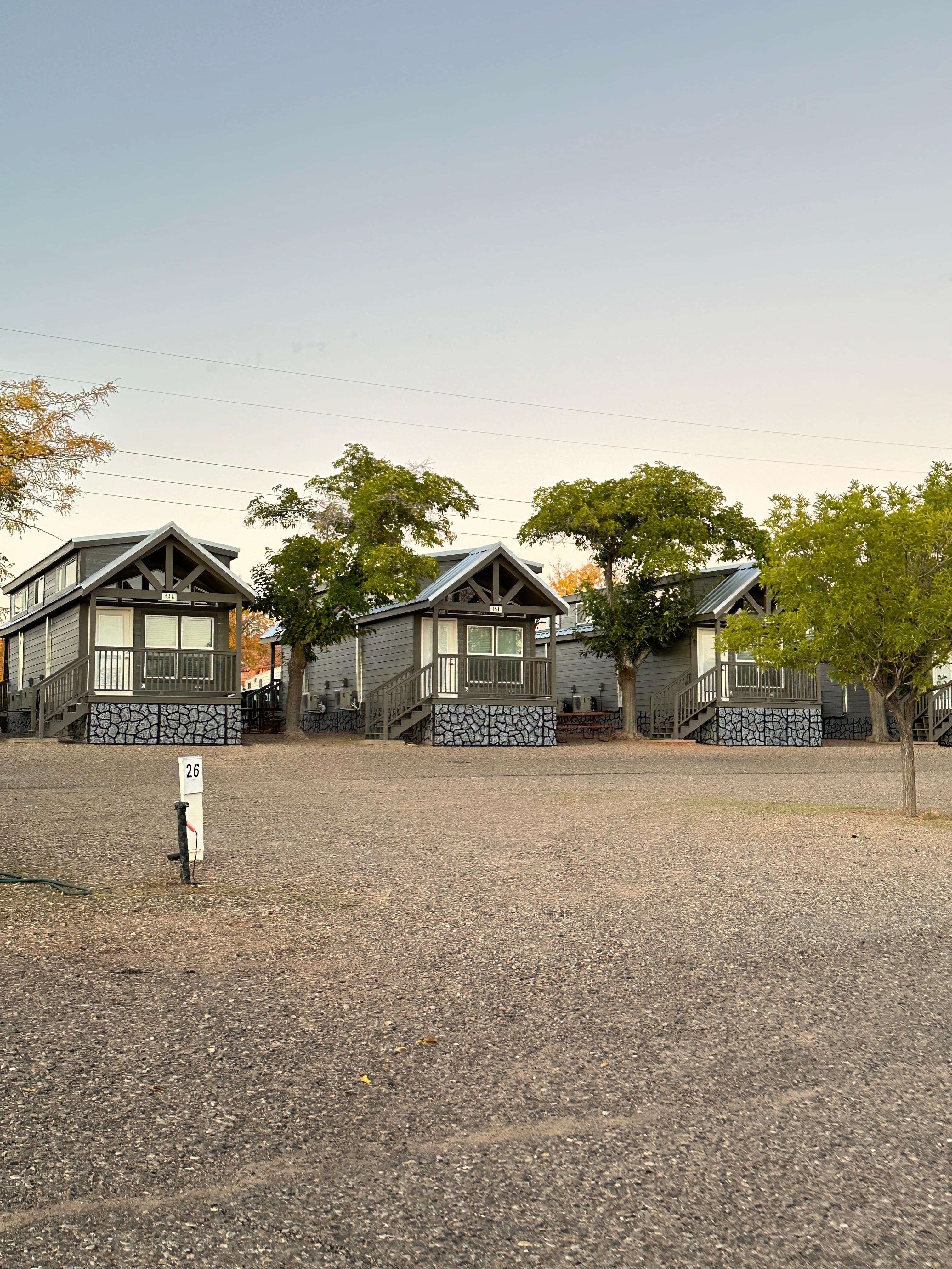Terreno amplo, você estaciona em frente sua casinha