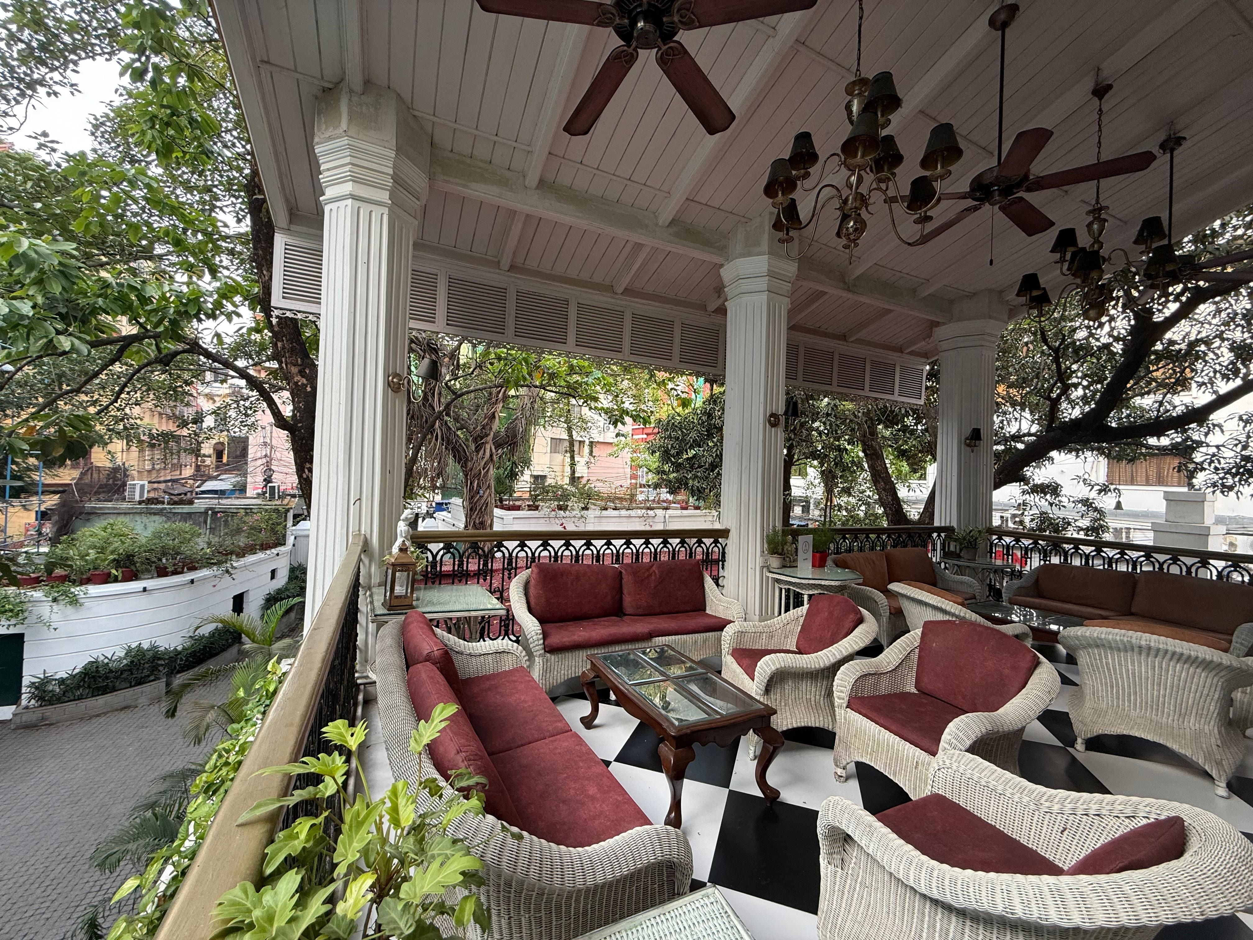 The garden terrace dining room and bar