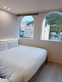 因為是新飯店東西都很新,但硬體設備還沒有很齊全