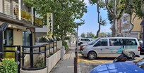 Parcheggio davanti a ingresso principale per chi come me disabile, MARCONE!