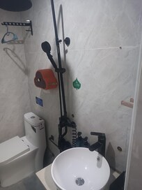 No mirrors, no hairdryers, no TV control, ac broken too .the toilet seat was lose. And shower was cold