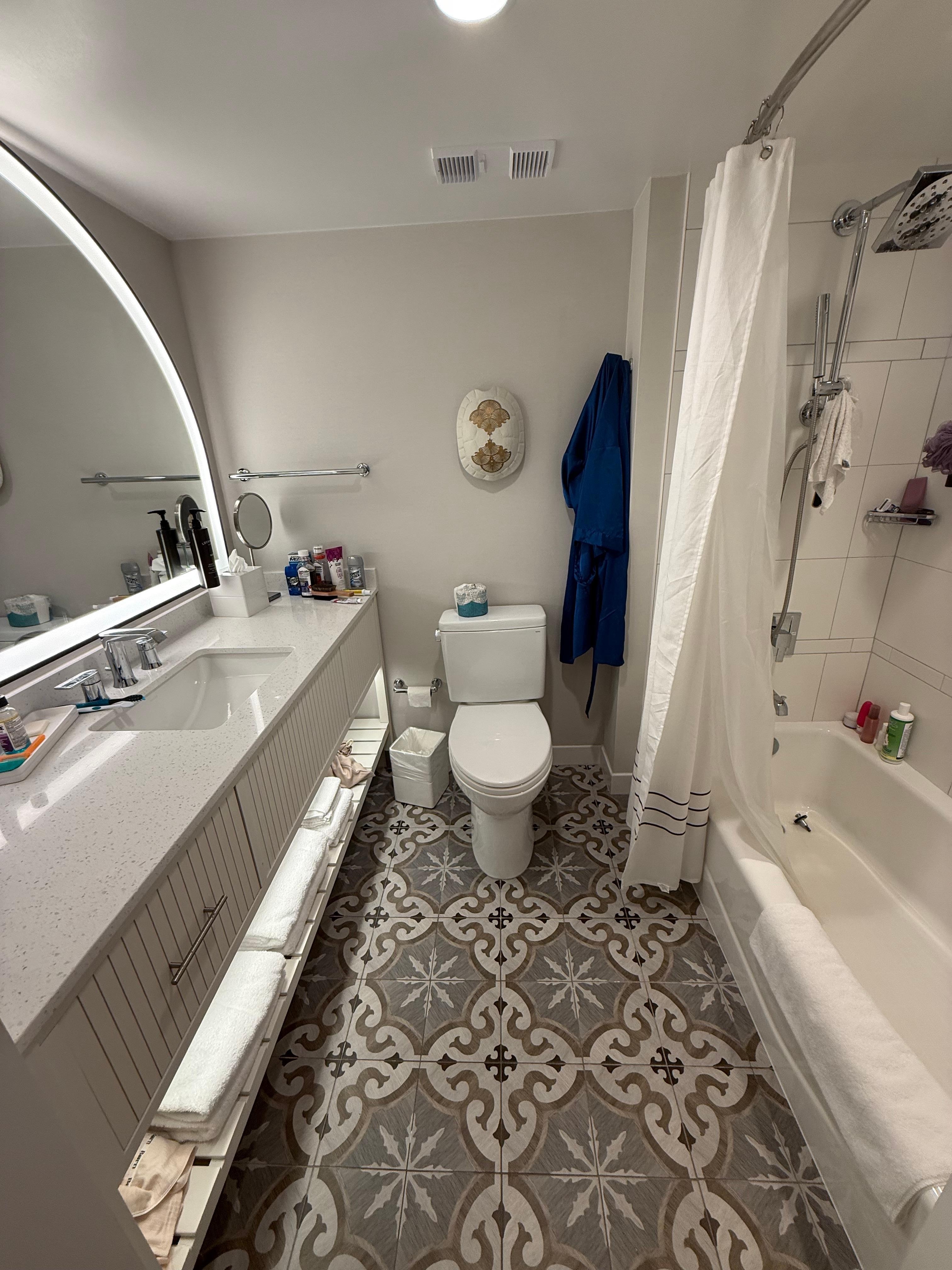 Nice beautiful bathroom 