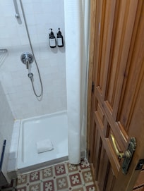 Tiny shower