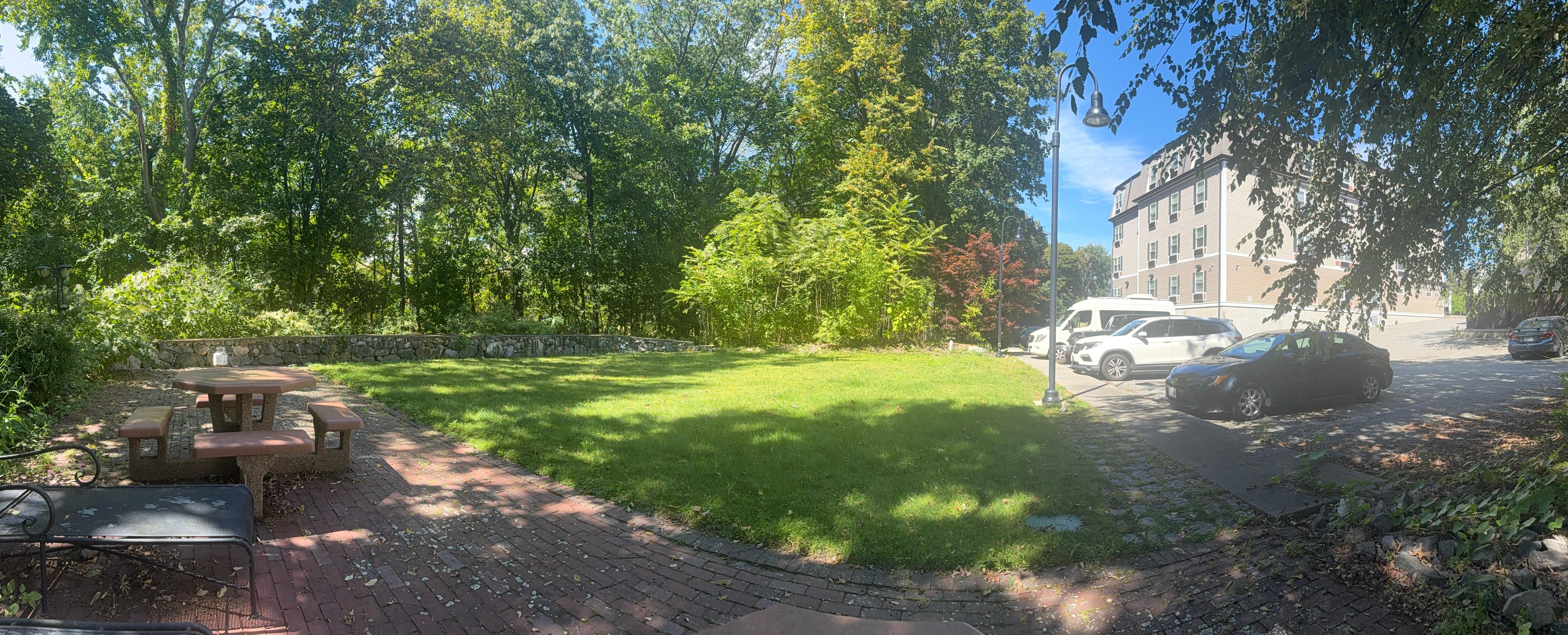 Picnic spot and parking behind the hotel