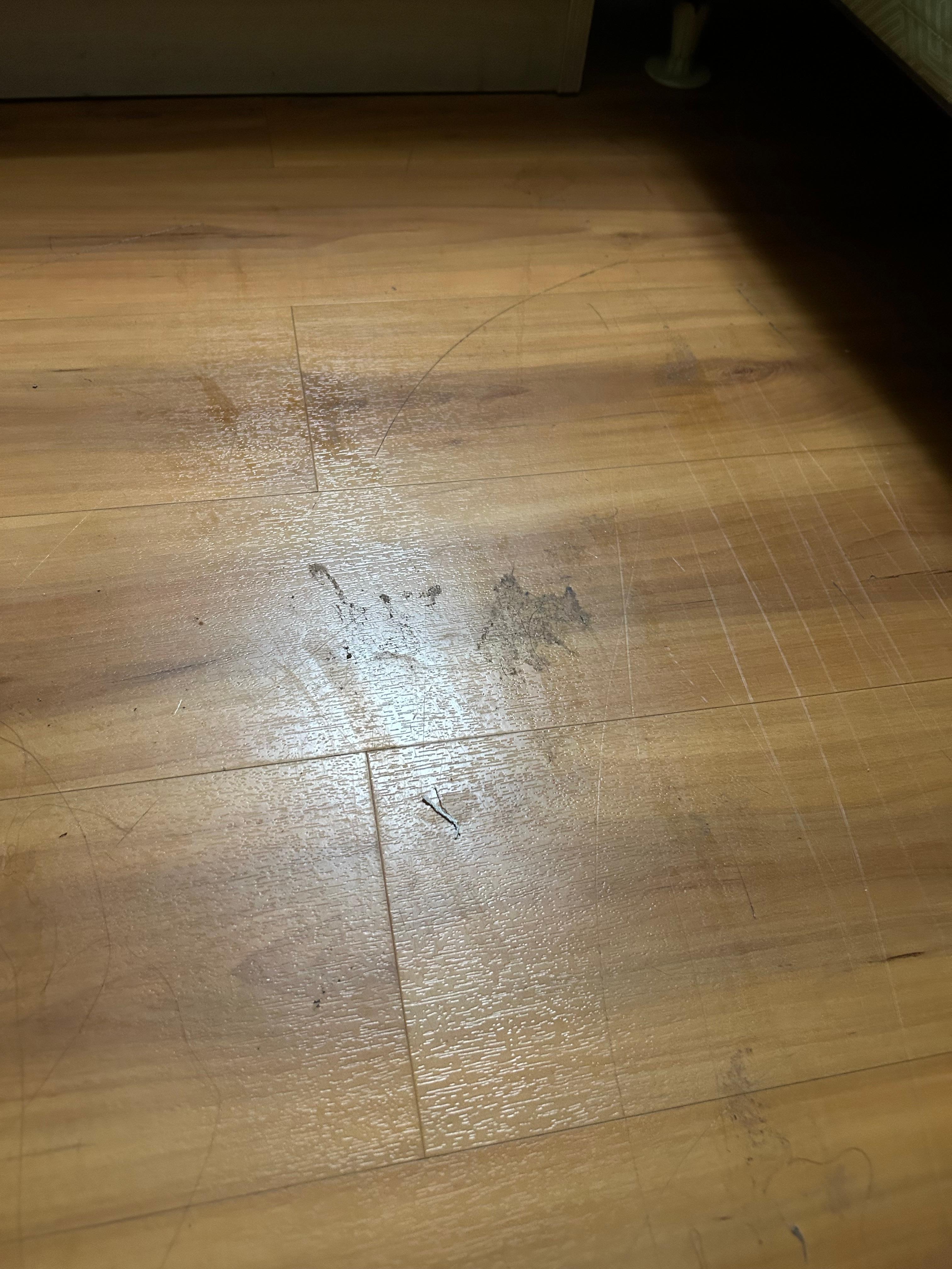 Floor between the beds